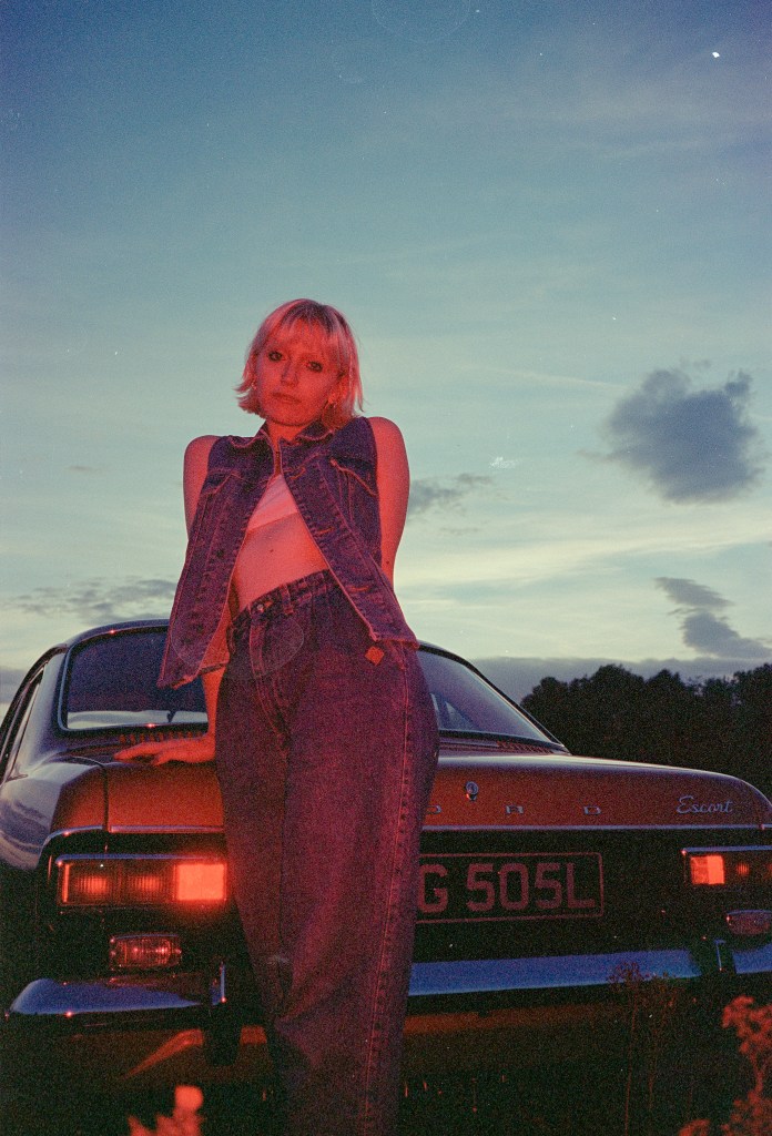 Manchester's Abbie Ozard Shows How It Feels To Be Insecure In Your ...
