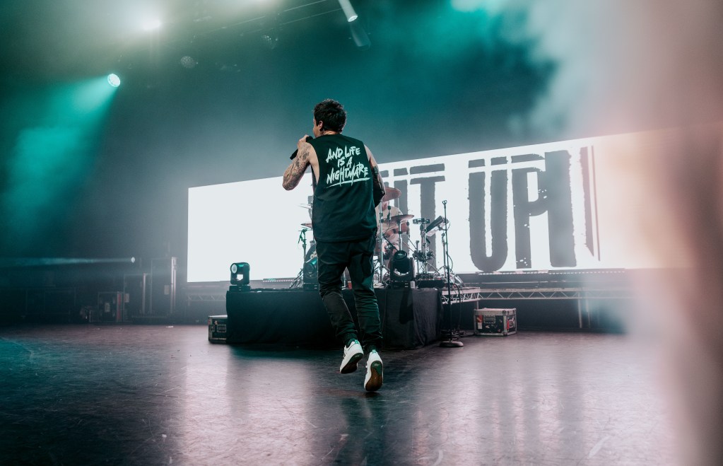 LIVE REVIEW & GALLERY | SIMPLE PLAN, MAYDAY PARADE & STATE CHAMPS @ EVENTIM APOLLO, LONDON ...