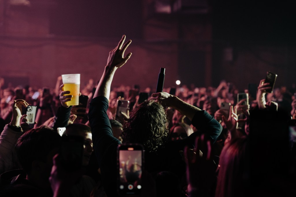 Live Review + Gallery | Dean Lewis @ Victoria Warehouse, Manchester ...