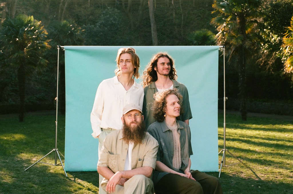 Live Review | Yuuf @ The Jam Jar, Bristol - Clunk Magazine